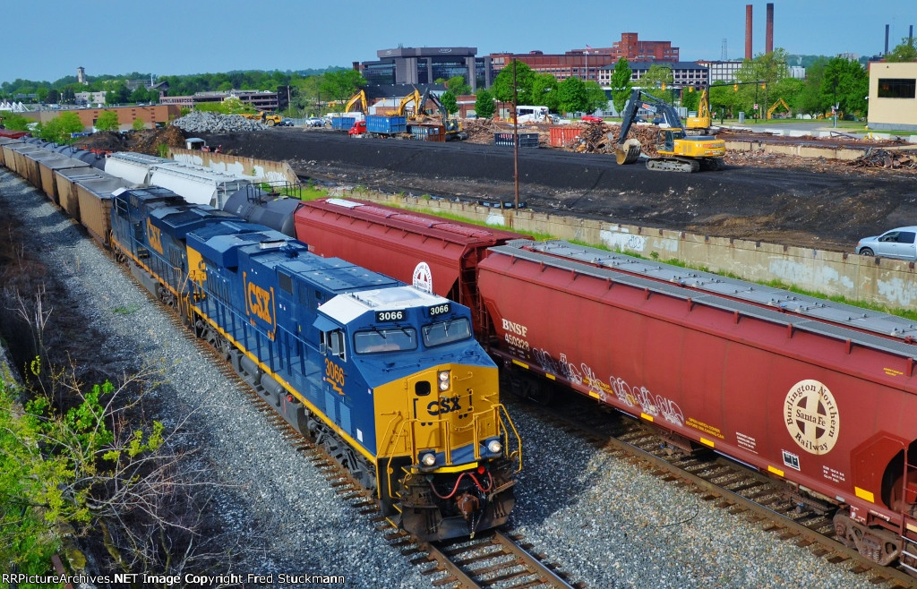 CSX 3066 & 733